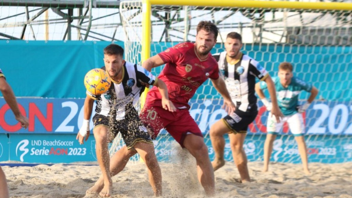Beach Soccer Poule Scudetto. Le due squadre di Catania e Farmaè ...