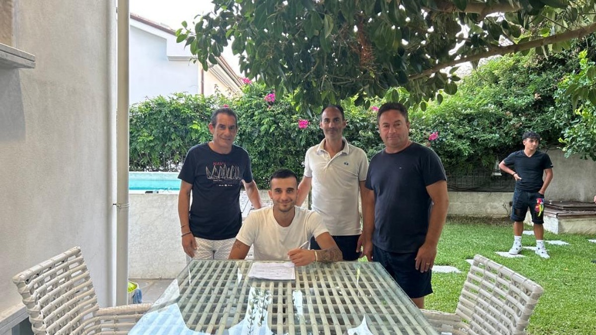 Rocca di Neto: ufficiale Policarpio - Calabria - Tuttocampo.it