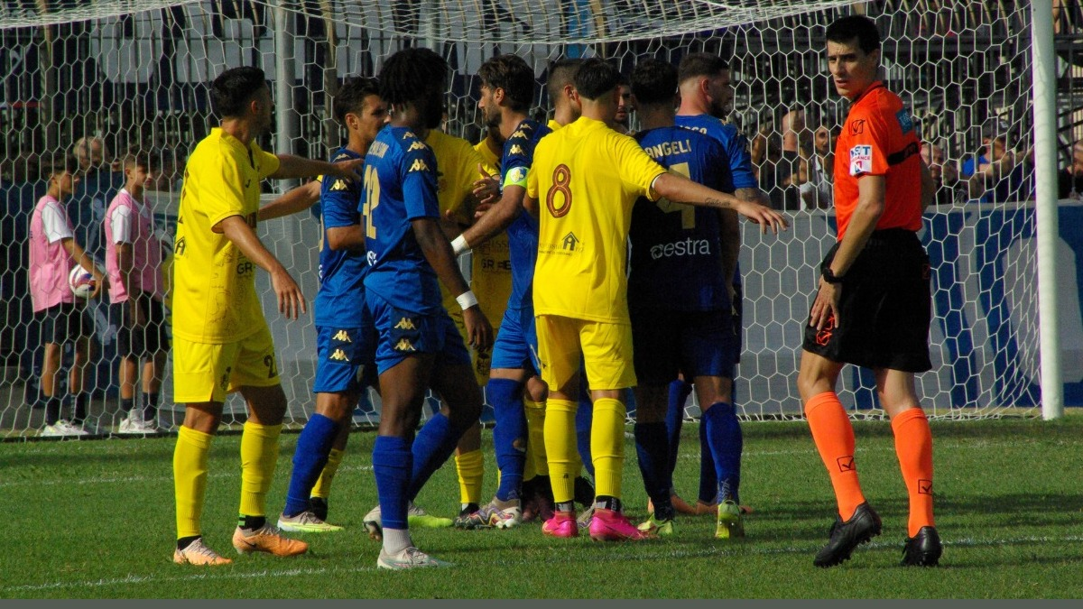 Serie D, gir. D. Pari per il Prato: le immagini della gara con il ...