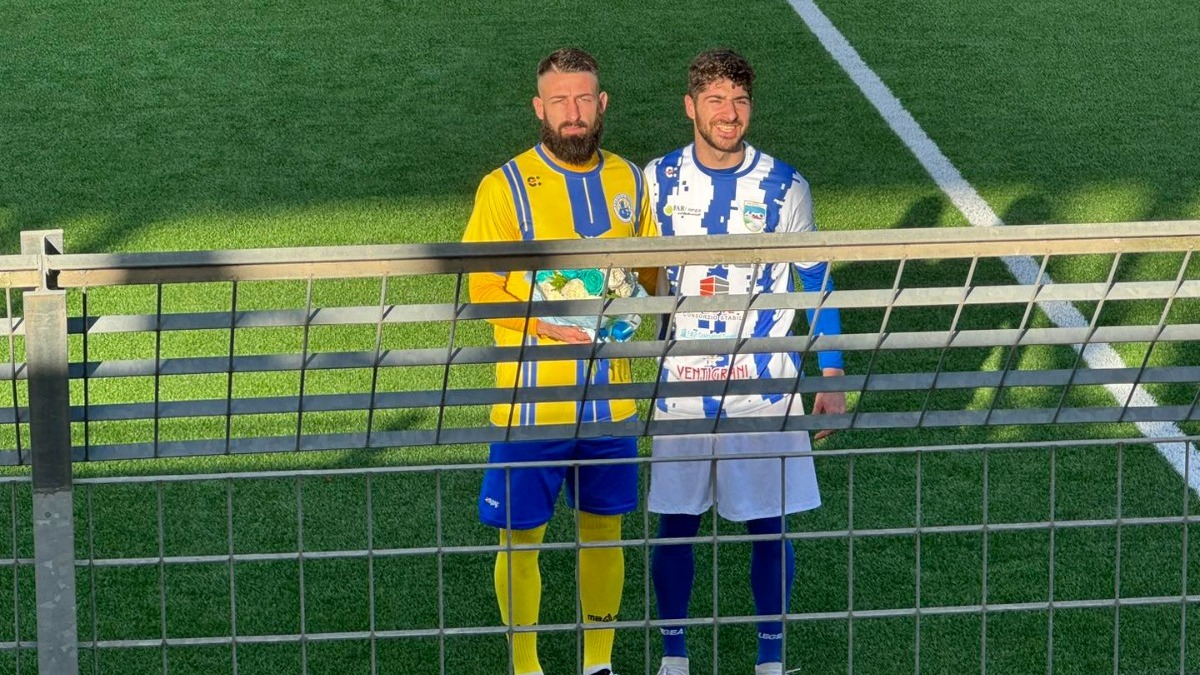 Elogiato e omaggiato il gesto di Fair Play dell'attaccante Merola ...