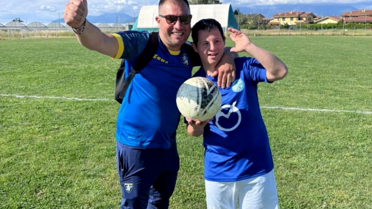 Bomber Gianluca Vezza: un gol per il sociale - Tuttocampo.it