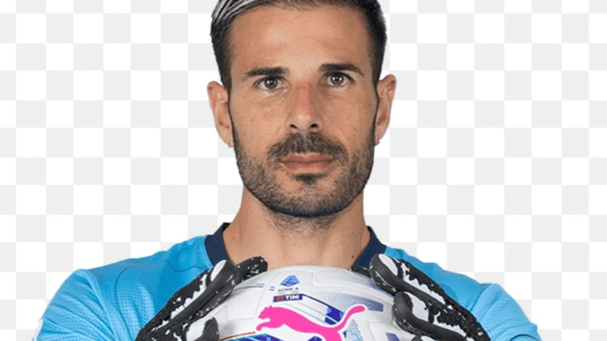 Torna in serie A dopo 17 anni : Il viaggio di Simone Aresti - Italia