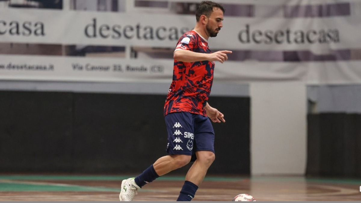 Termina l'esperienza di Poti con la Pirossigeno Cosenza. Il giocatore ...