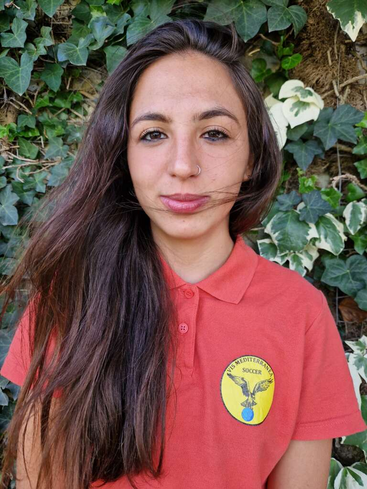 Laura Basile's Instagram, Twitter & Facebook on IDCrawl